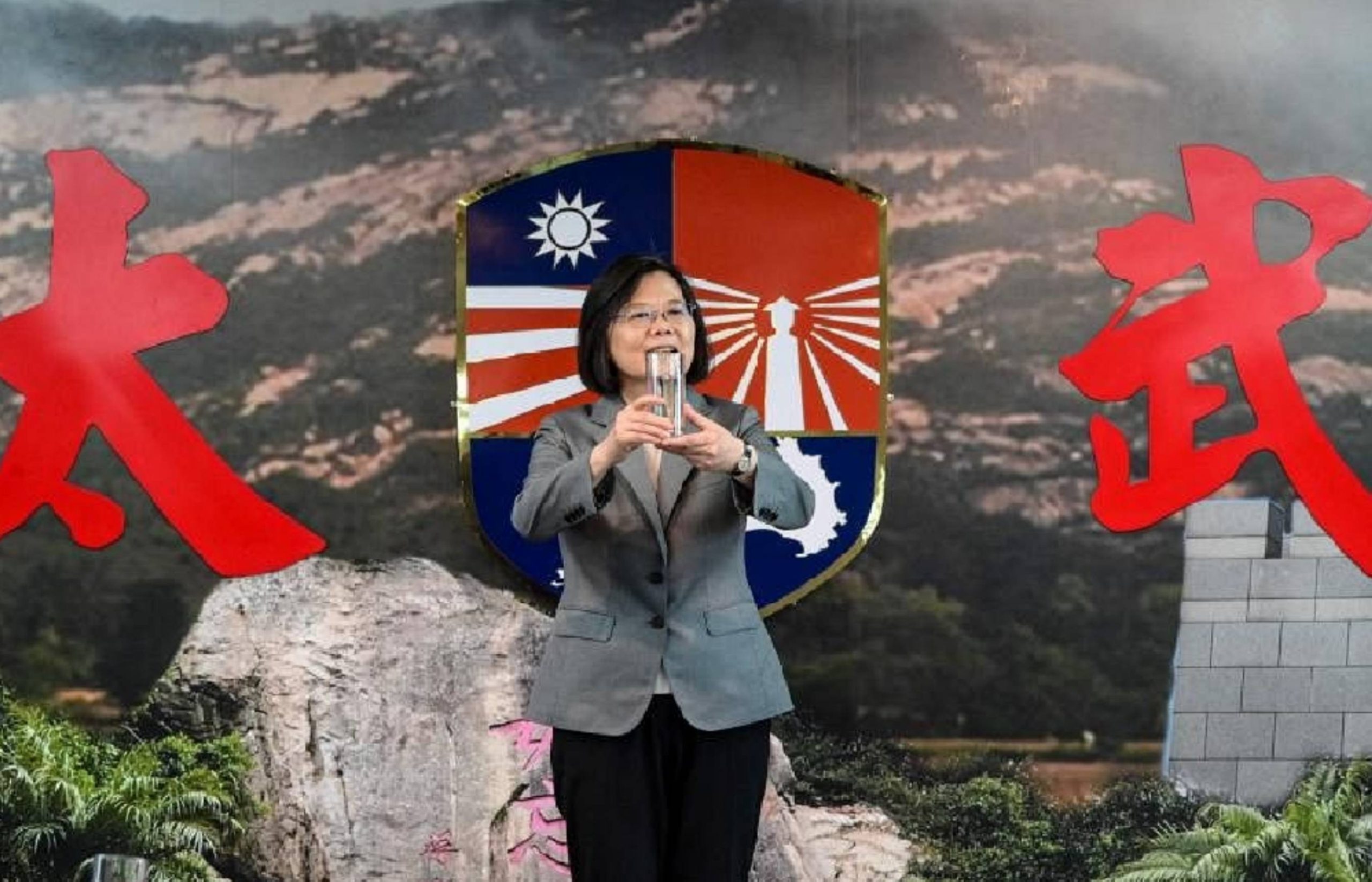 Taiwan president hails fallen soldiers in Kinmen on China battle ...
