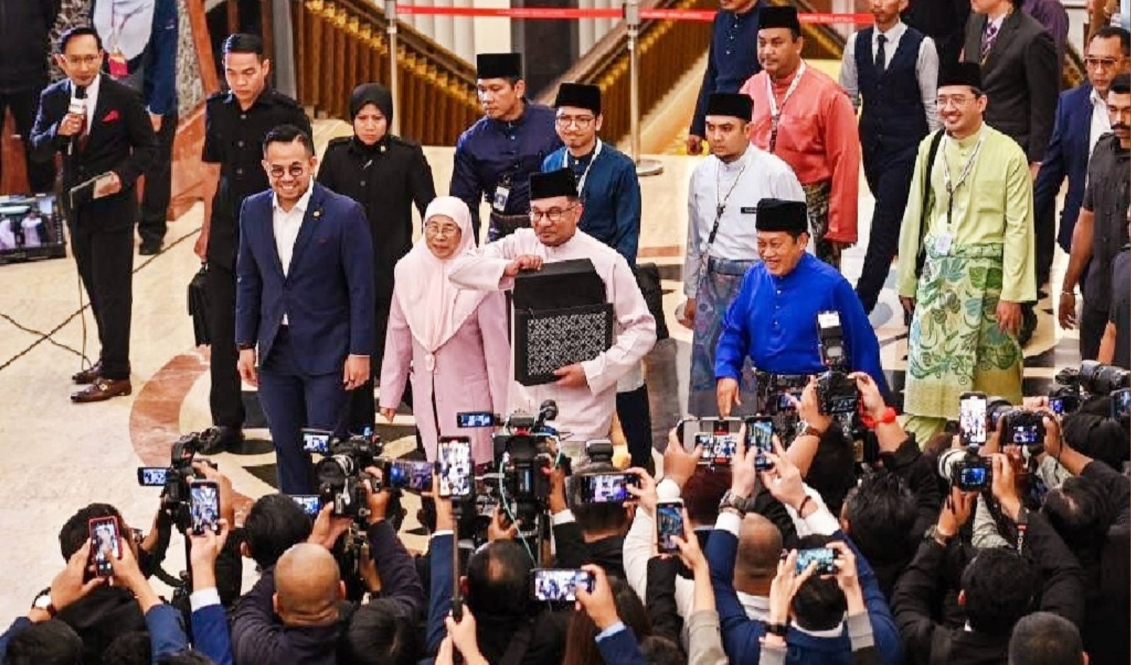 Small steps for Anwar, but a leap of faith for Malaysians after vague ...